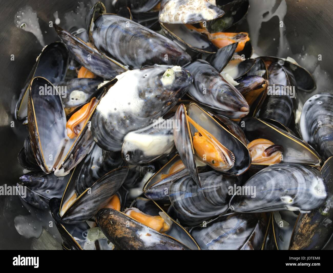 Mussels and frites hi-res stock photography and images - Alamy