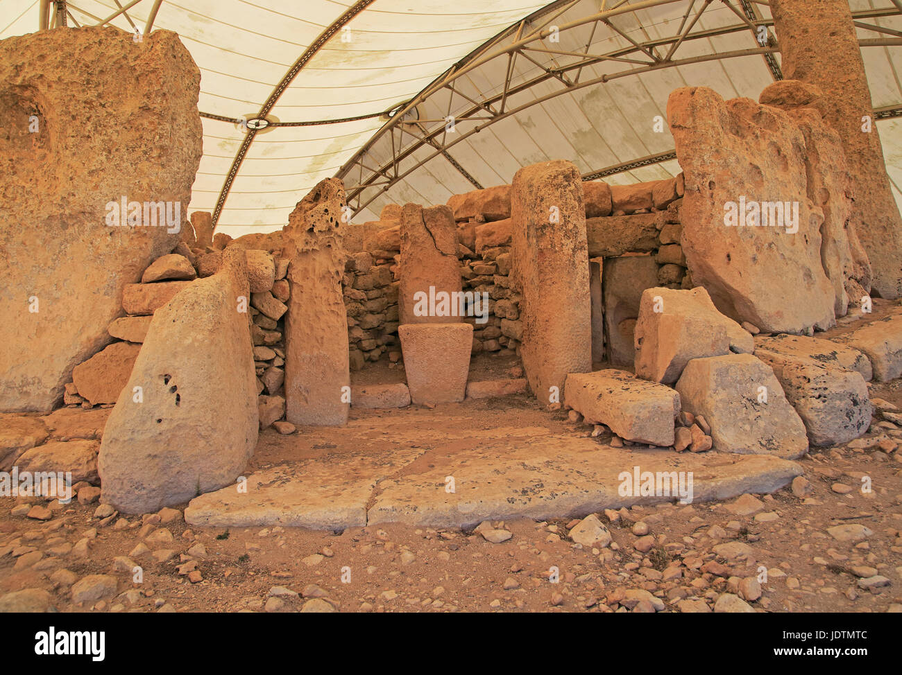 Hagar Qim neolithic megalithic prehistoric temple complex site, Malta ...