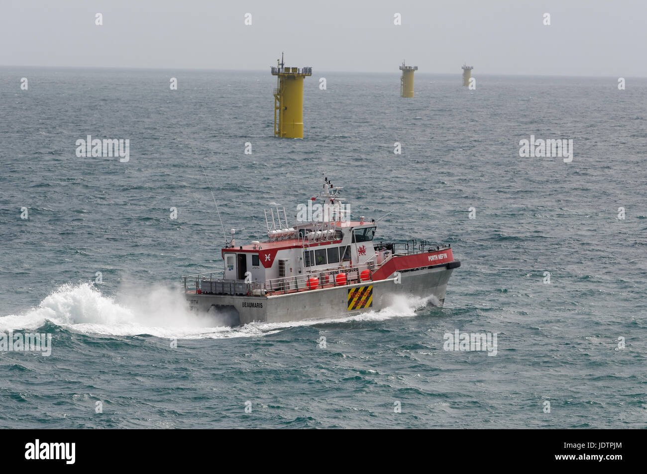 Crew transfer vessel hi-res stock photography and images - Alamy