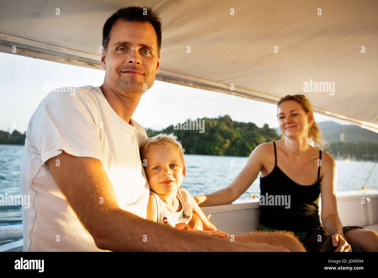Family travel fun boat hi-res stock photography and images - Alamy