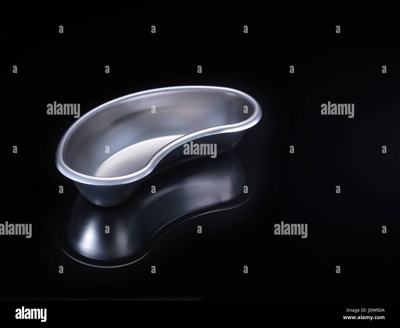 Kidney dish and surgical hi-res stock photography and images - Alamy