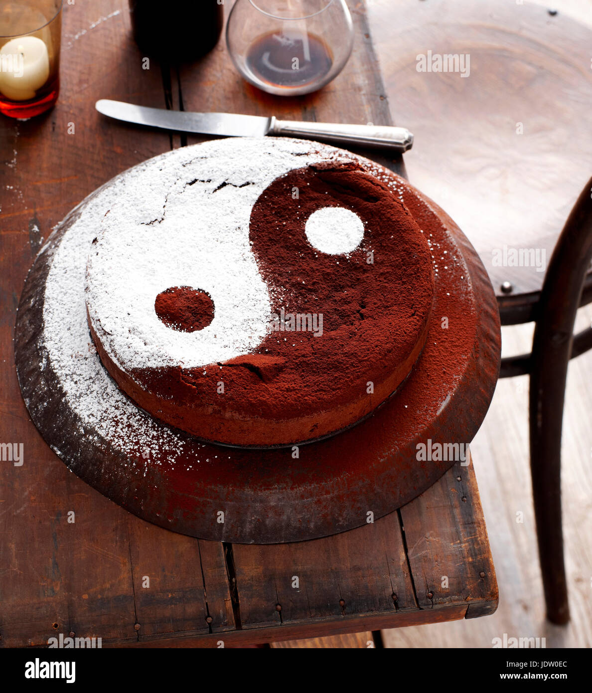 Cake decorated with yin yang symbol Stock Photo - Alamy