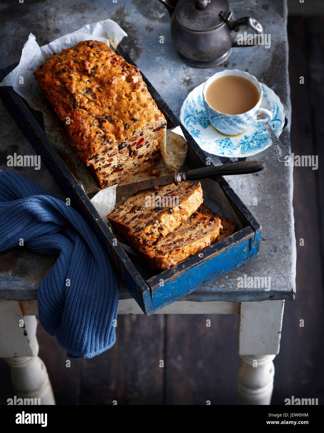 Tea teacup bread hi-res stock photography and images - Alamy
