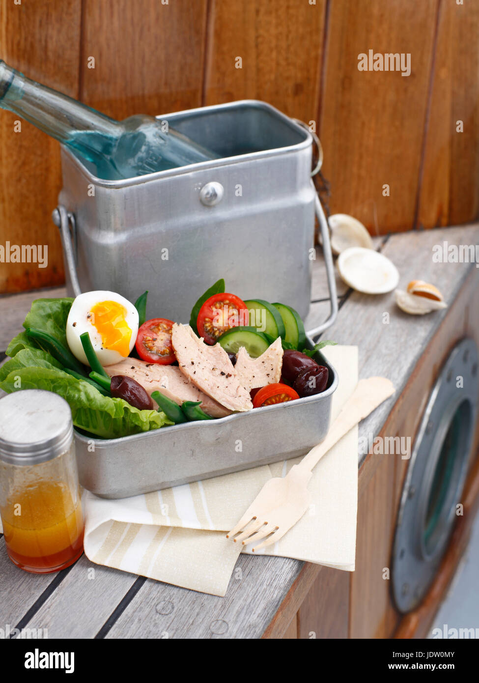 Box of eggs hi-res stock photography and images - Alamy