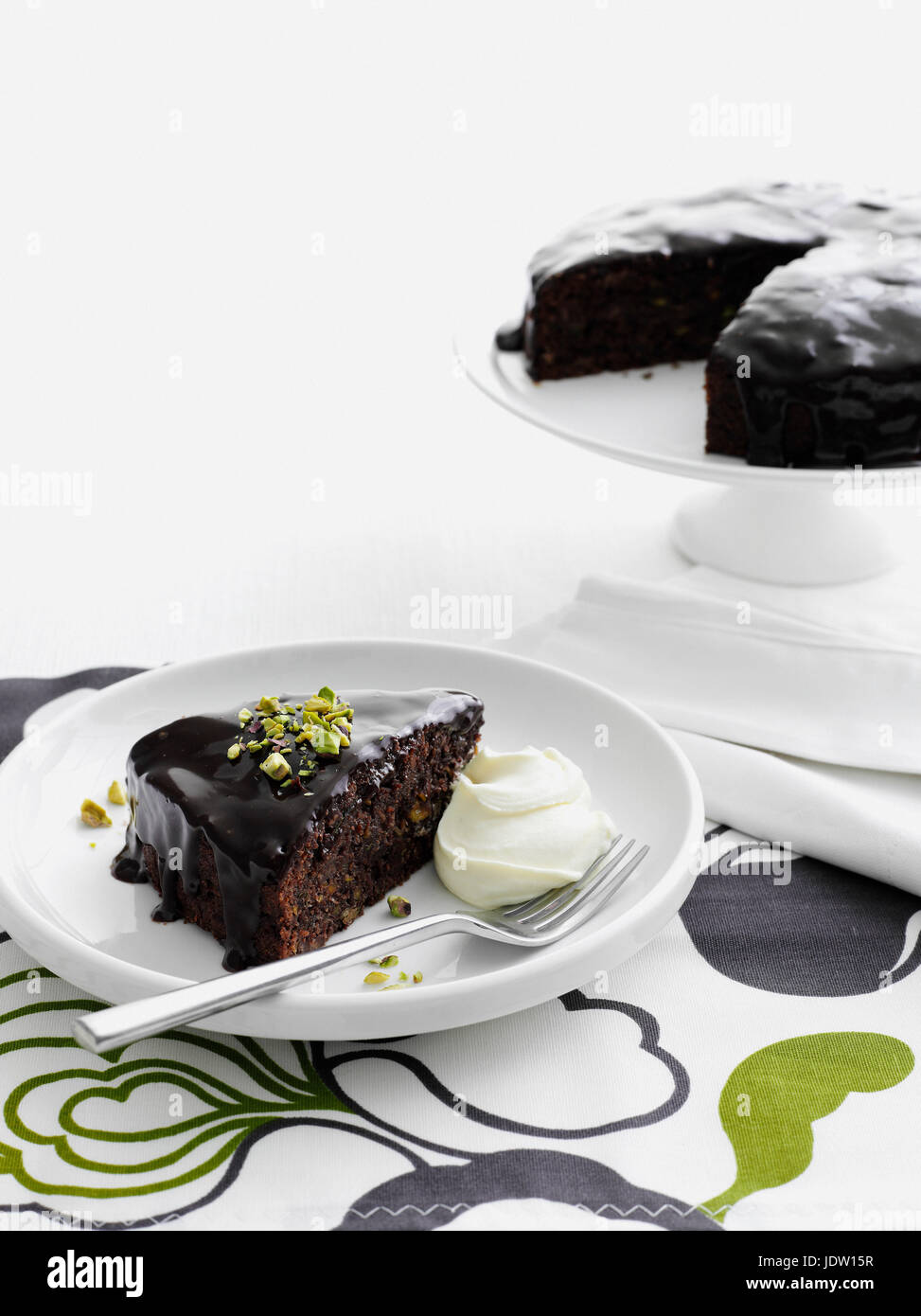 Chocolate cake and cream hi-res stock photography and images - Alamy