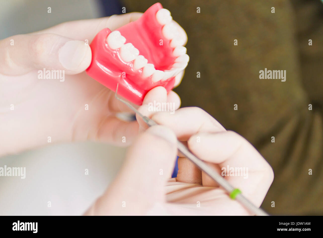 Woman picking teeth man hi-res stock photography and images - Alamy