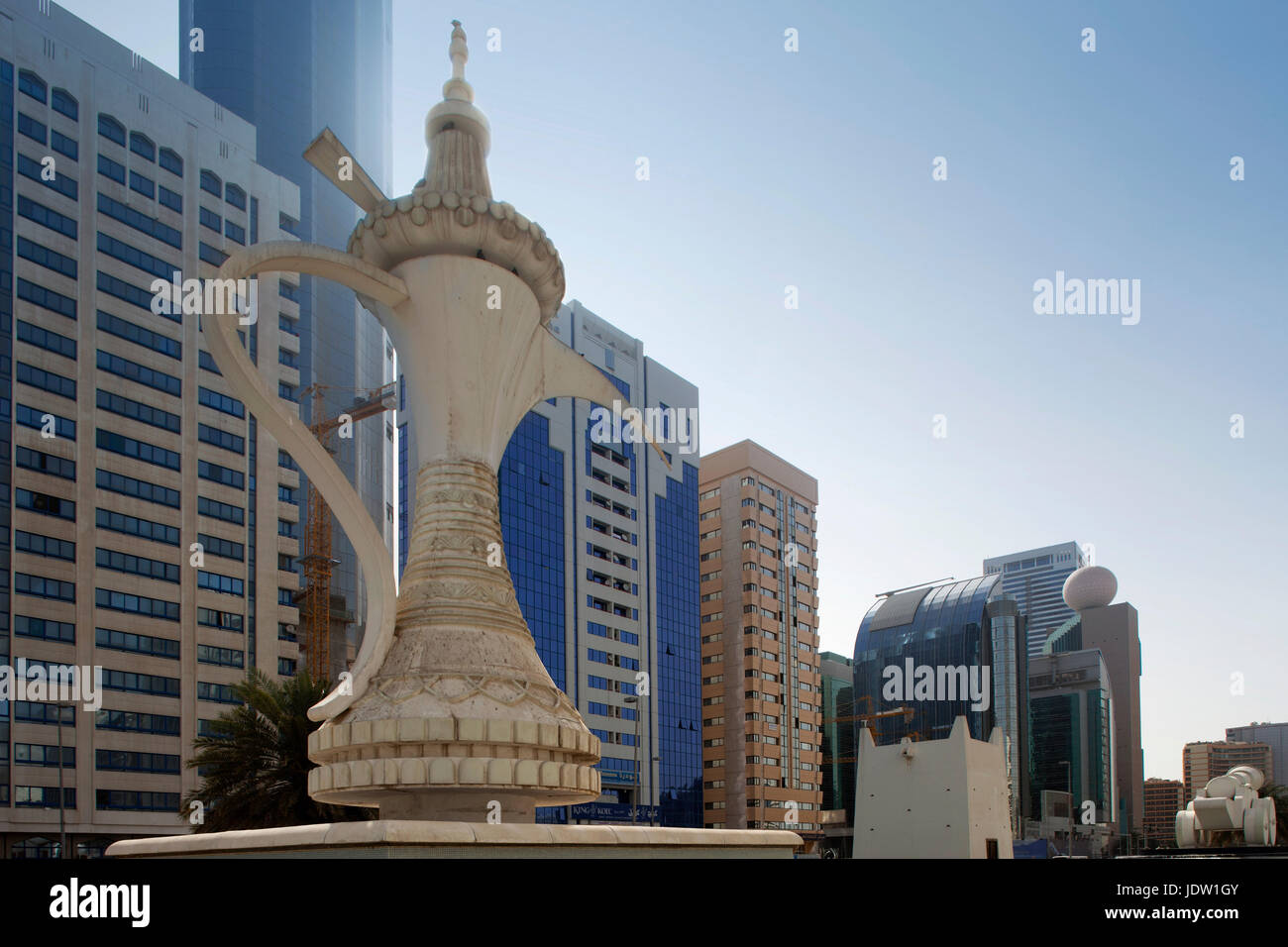 Dubai statues hi-res stock photography and images - Alamy