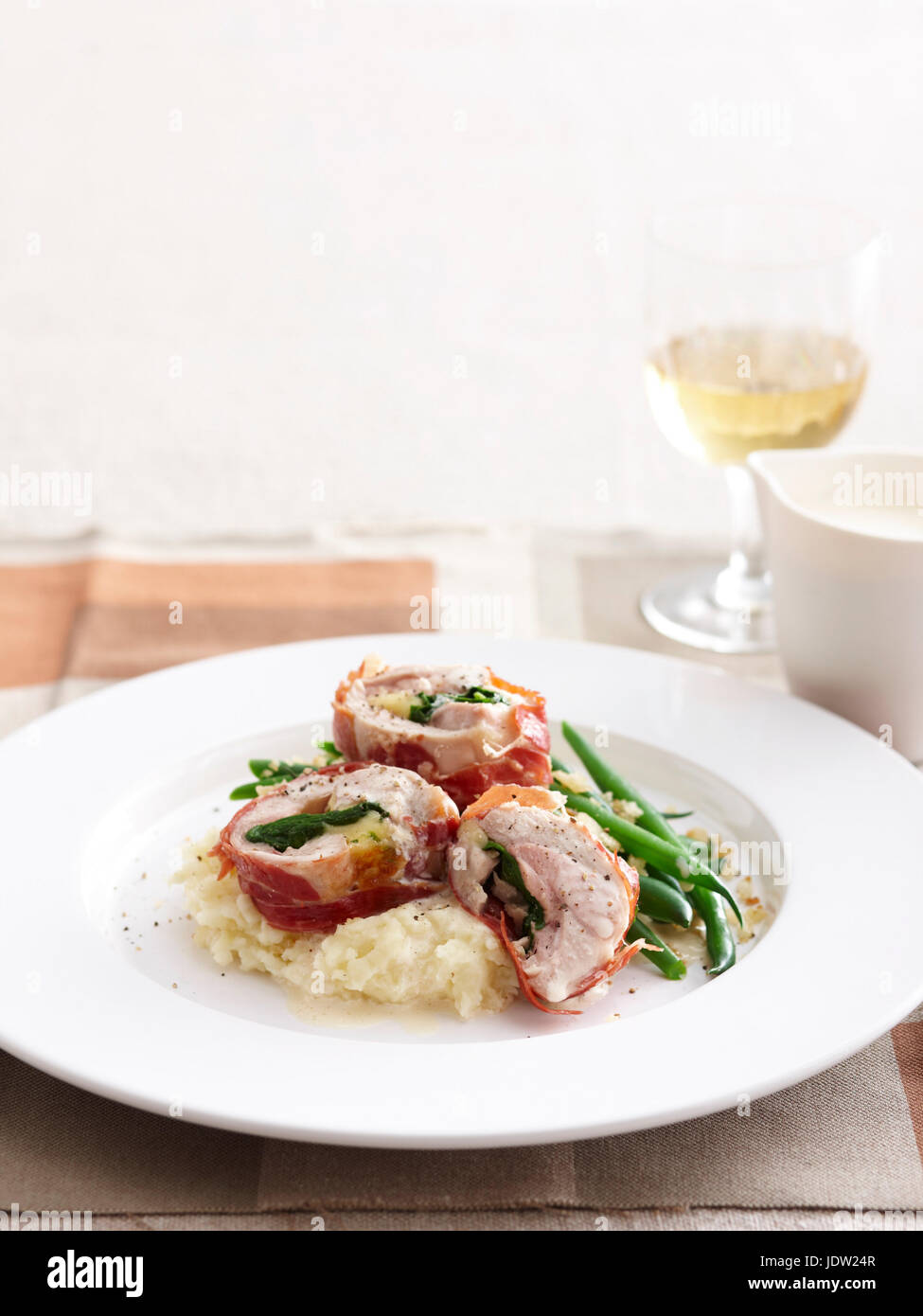 Chicken parma ham hi-res stock photography and images - Alamy