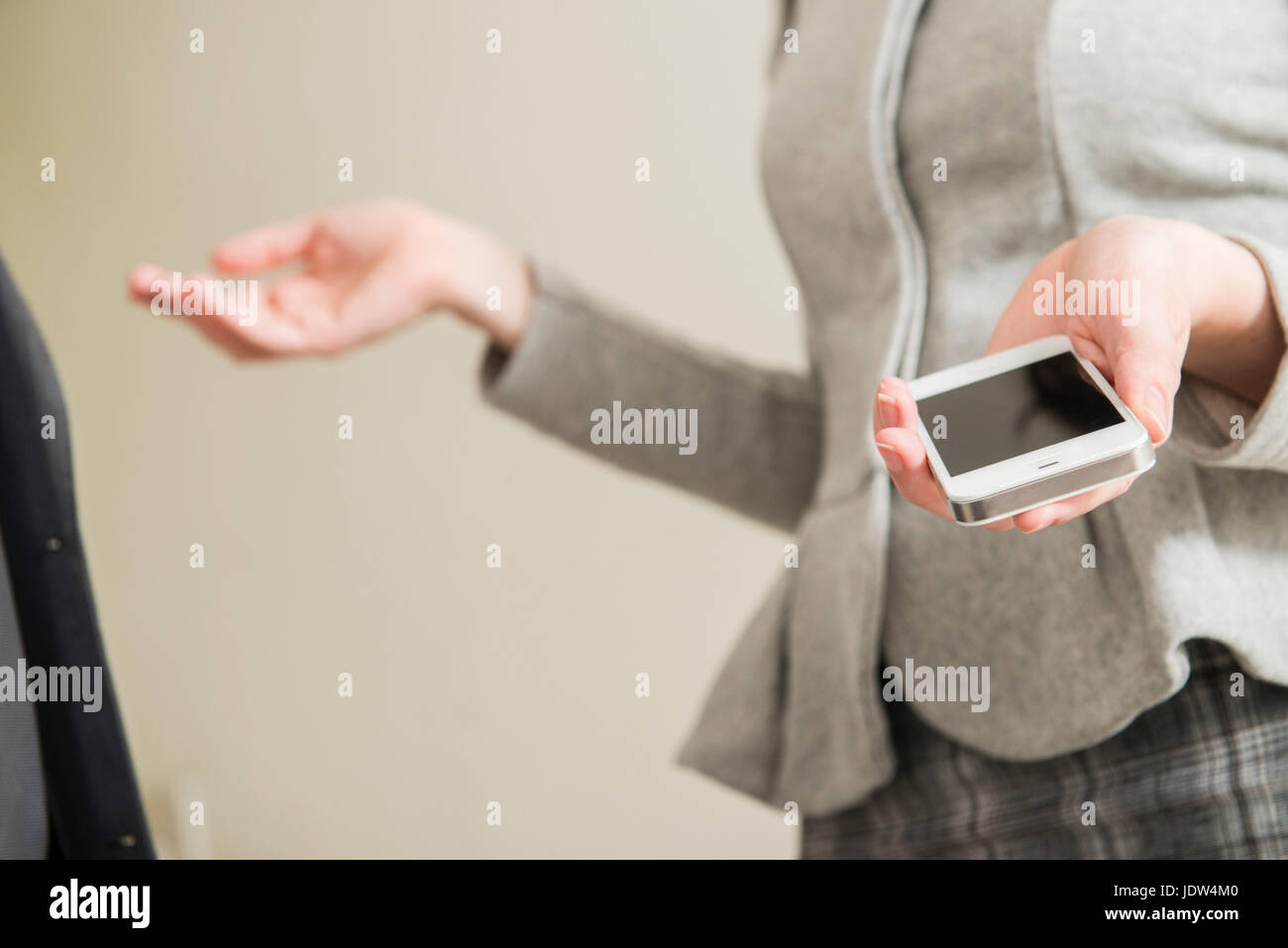 Close up woman holding smartphone hi-res stock photography and images ...