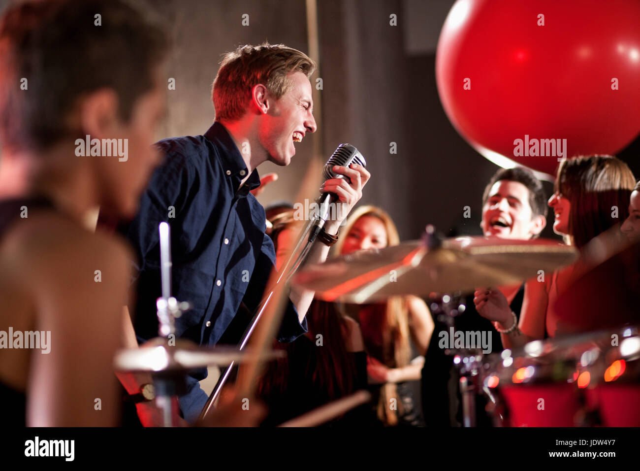 Teenage singer band hi-res stock photography and images - Alamy