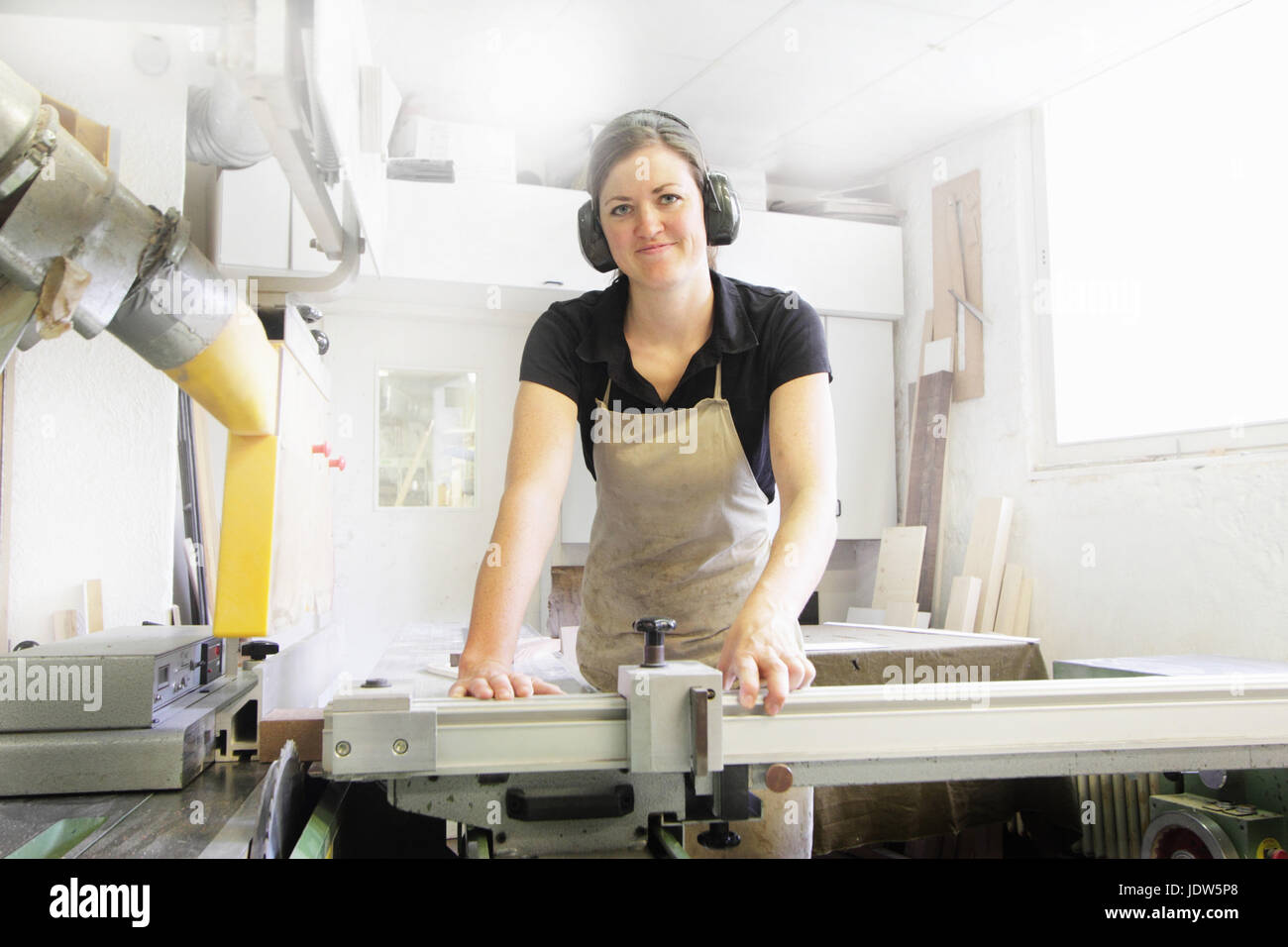 Black female carpenter hi-res stock photography and images - Alamy