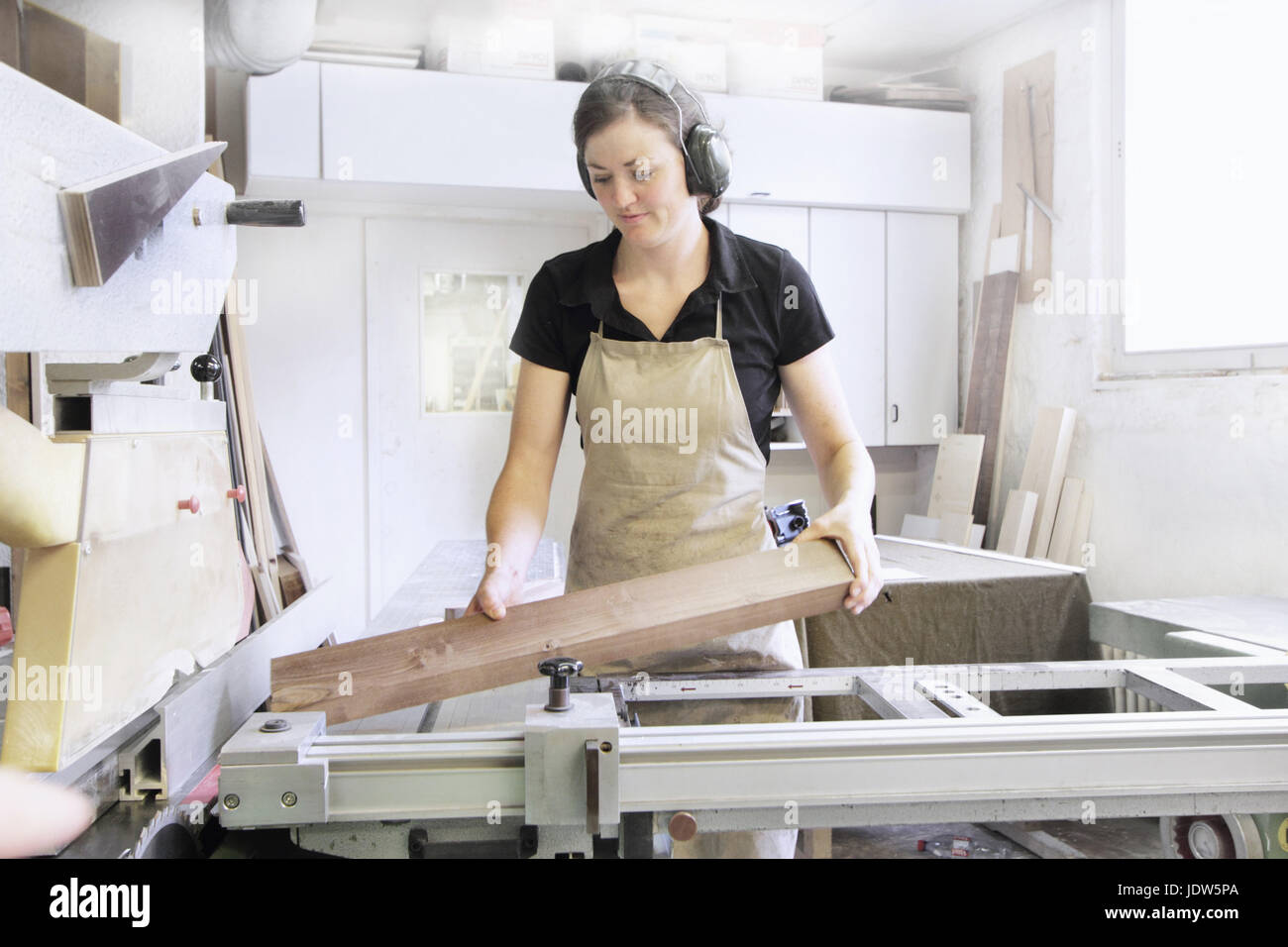 Black female carpenter hi-res stock photography and images - Alamy