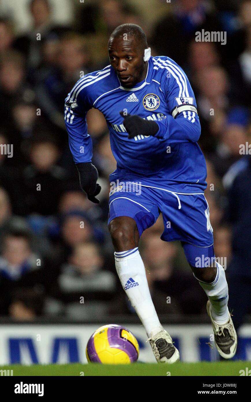 Stamford bridge claude makelele hi-res stock photography and images - Alamy