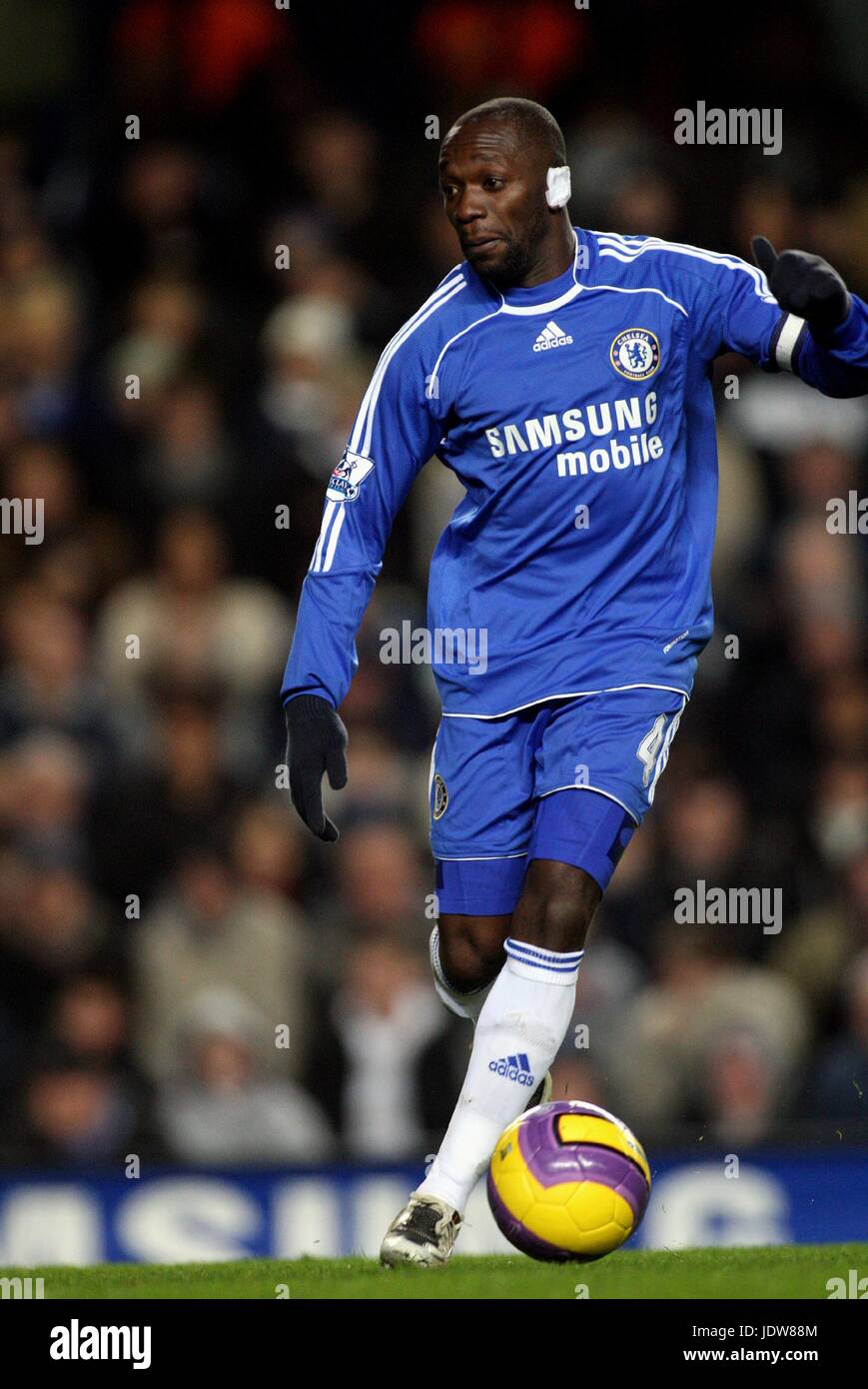 Stamford bridge claude makelele hi-res stock photography and images - Alamy