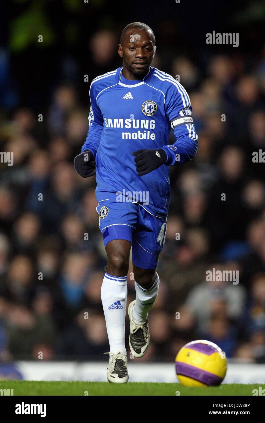Stamford bridge claude makelele hi-res stock photography and images - Alamy