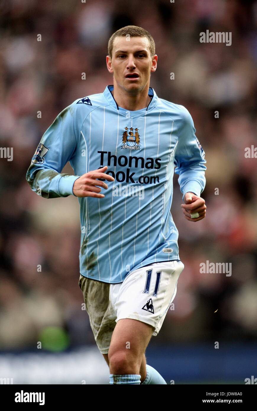 ELANO MANCHESTER CITY FC CITY OF MANCHESTER STADIUM MANCHESTER ENGLAND ...