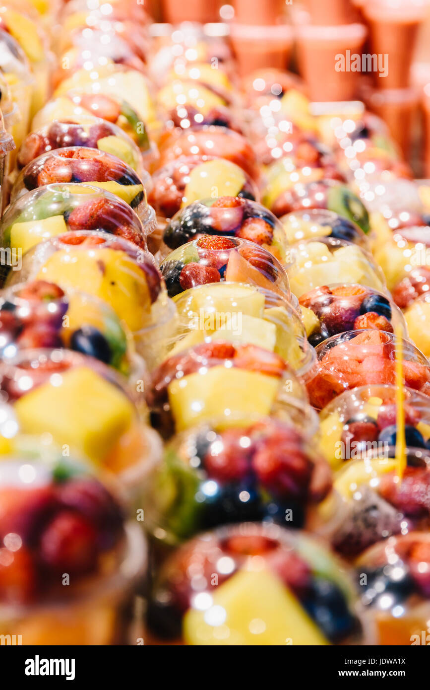 Fruit fruits store hi-res stock photography and images - Alamy