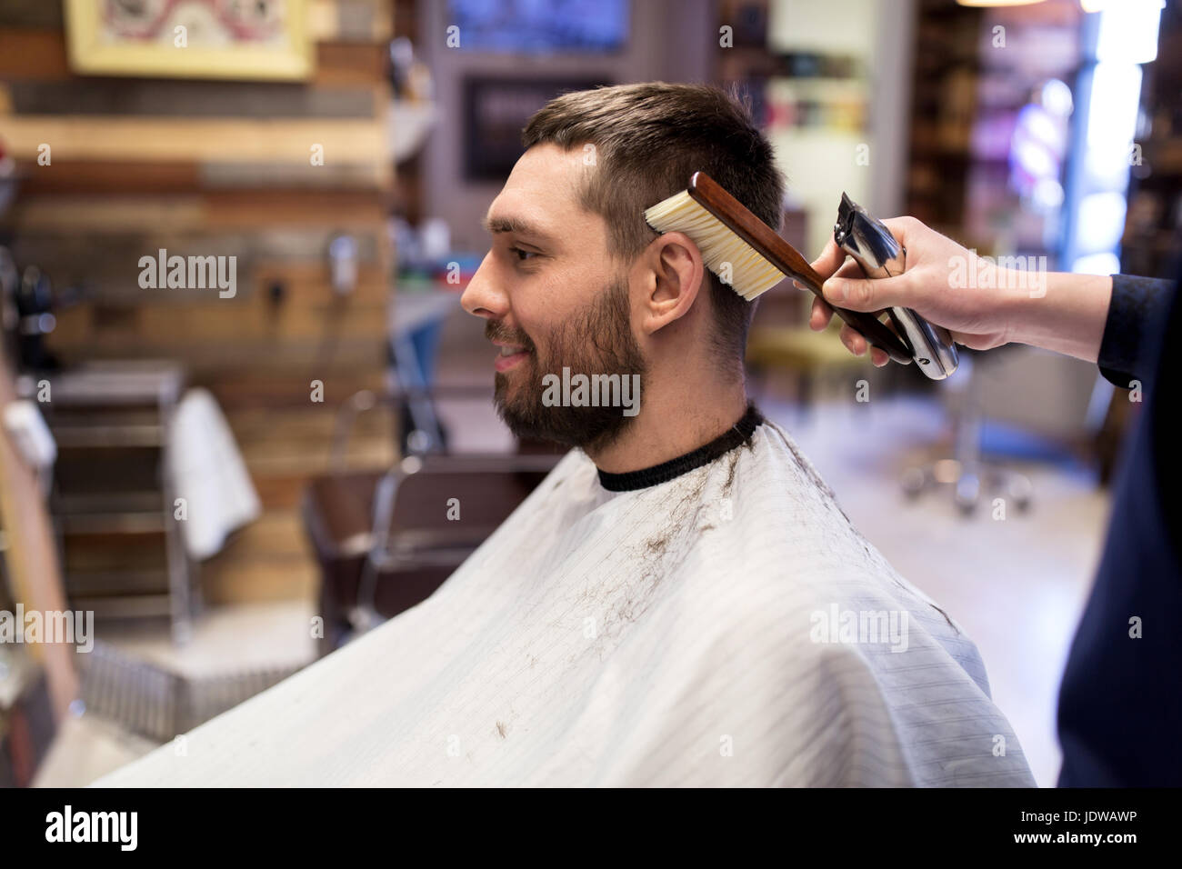 Barber cleaning hi-res stock photography and images - Alamy