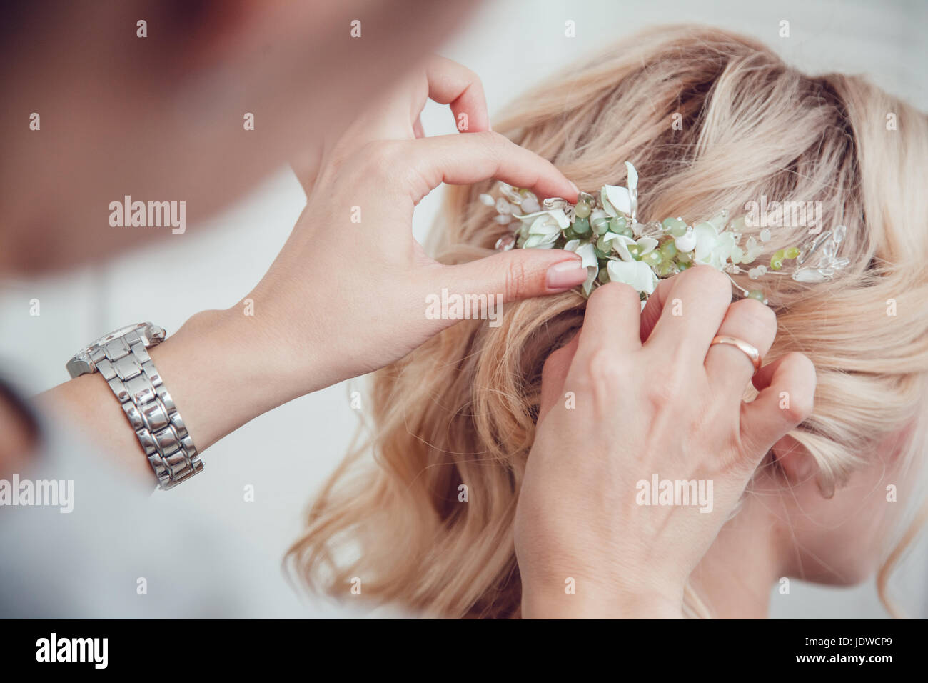 Hairstyle accessory hi-res stock photography and images - Alamy