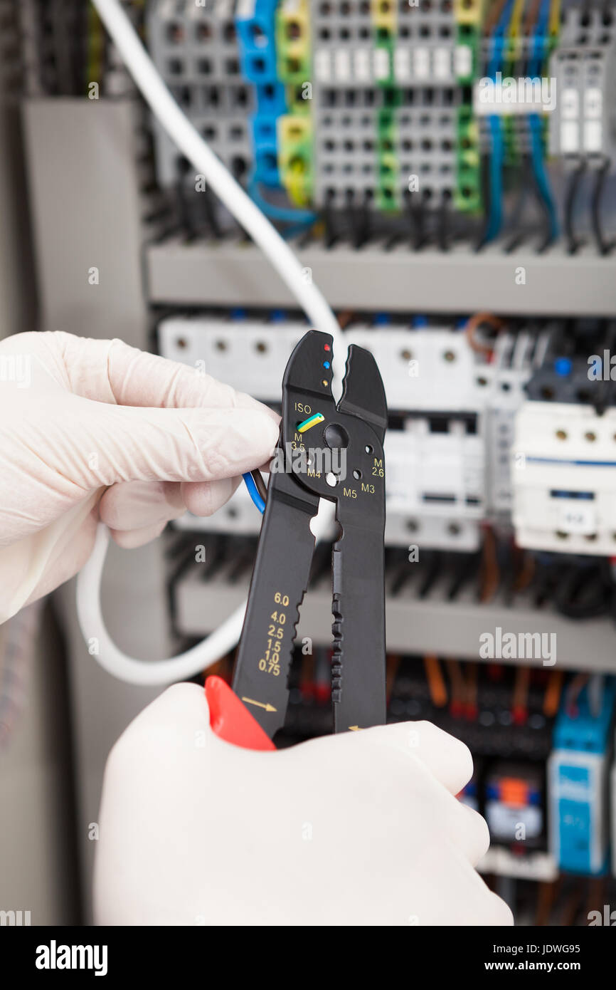 Cable cutter electric wire fuse hi-res stock photography and images - Alamy