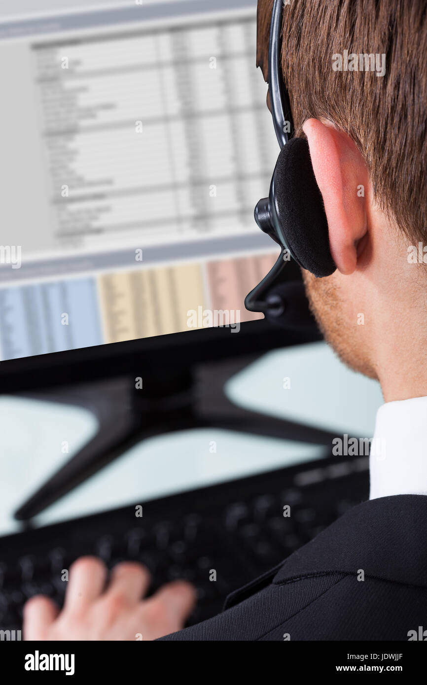 Callcenter desktop hi-res stock photography and images - Alamy