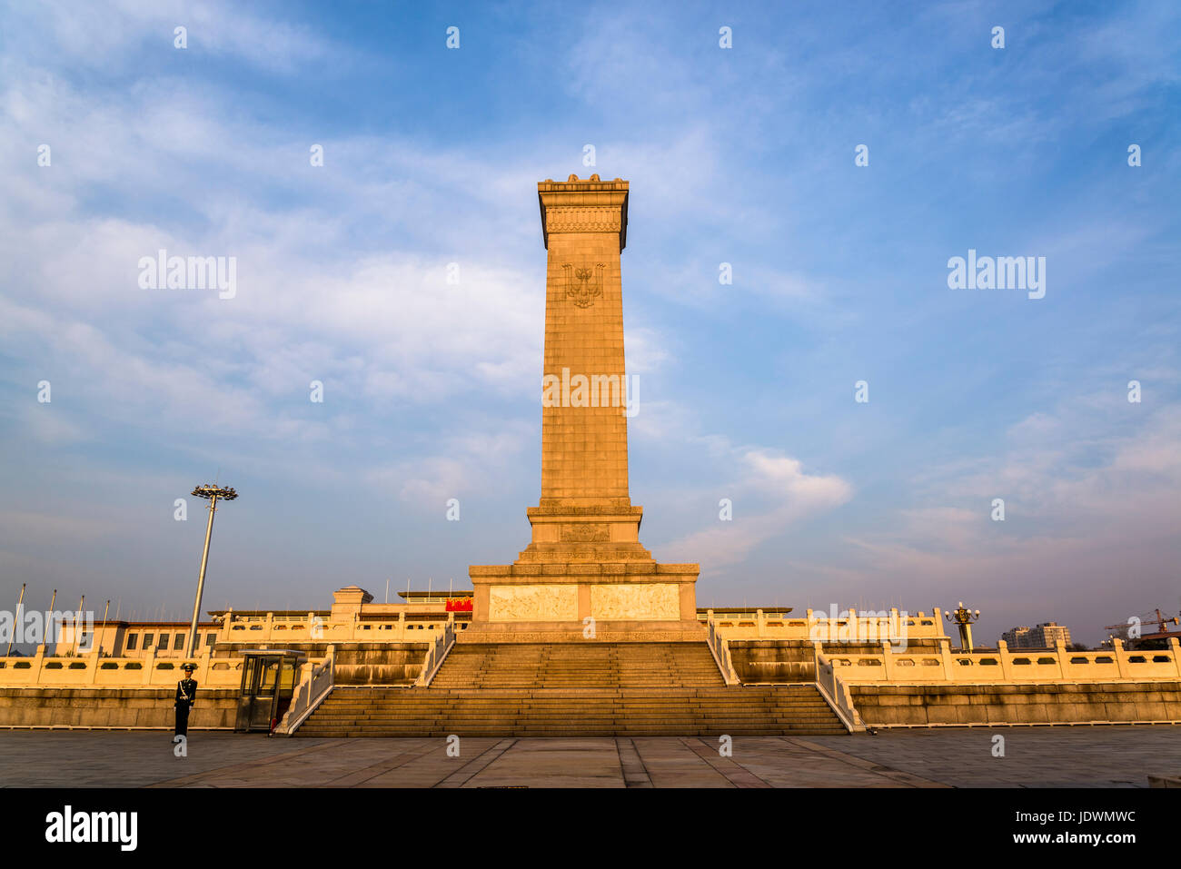 China soldier standing outside hi-res stock photography and images - Alamy