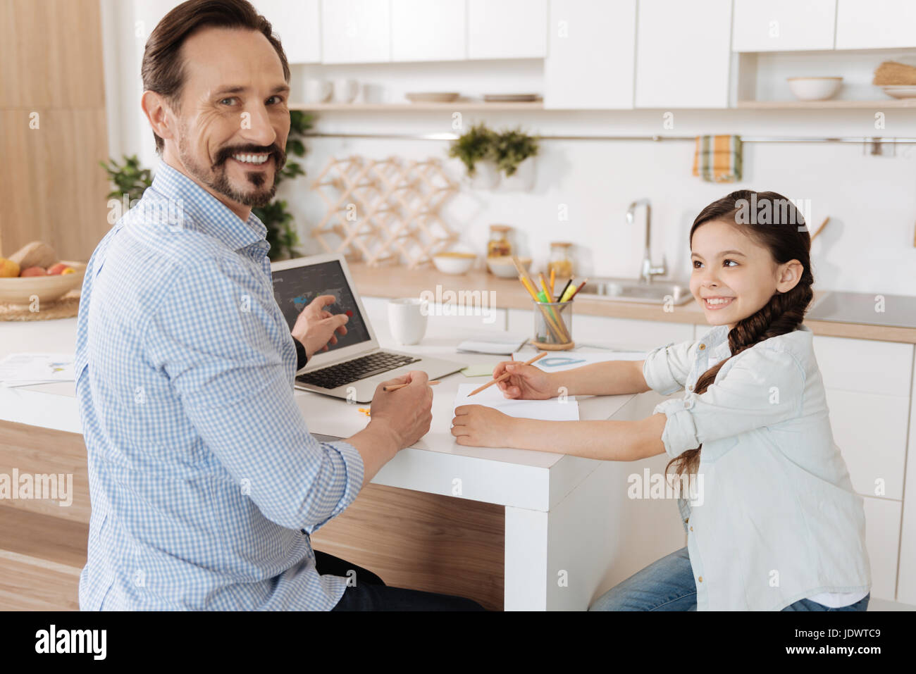 Helping kids learn hi-res stock photography and images - Alamy