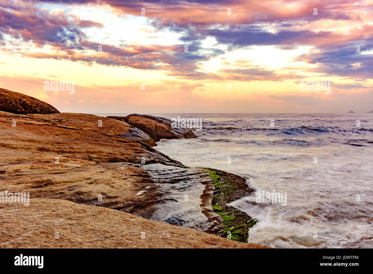 Tropical sunrise at Ipanema beach in Rio de Janeiro Stock Photo - Alamy