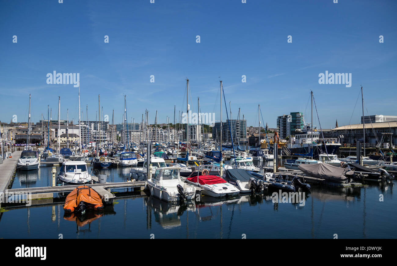 Plymouth harbour barbican hi-res stock photography and images - Alamy