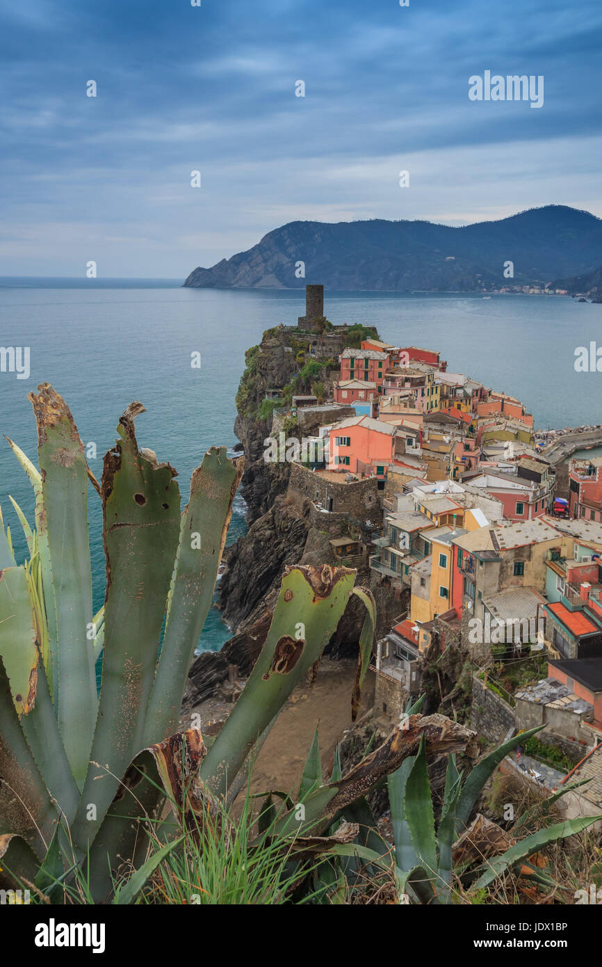 Vernazza fishermen village in Cinque Terre, unesco world heritage in ...