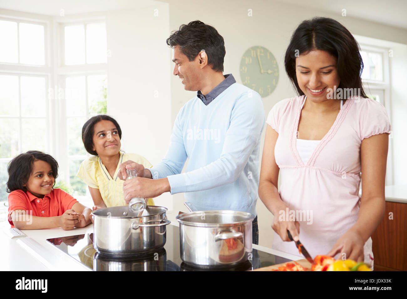 Indian family cooking hi-res stock photography and images - Alamy