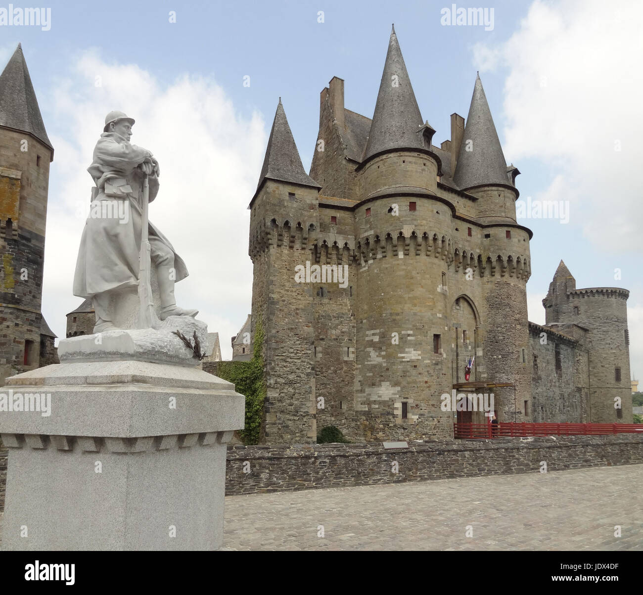 Mittelalterliche stadt bretagne hi-res stock photography and images - Alamy