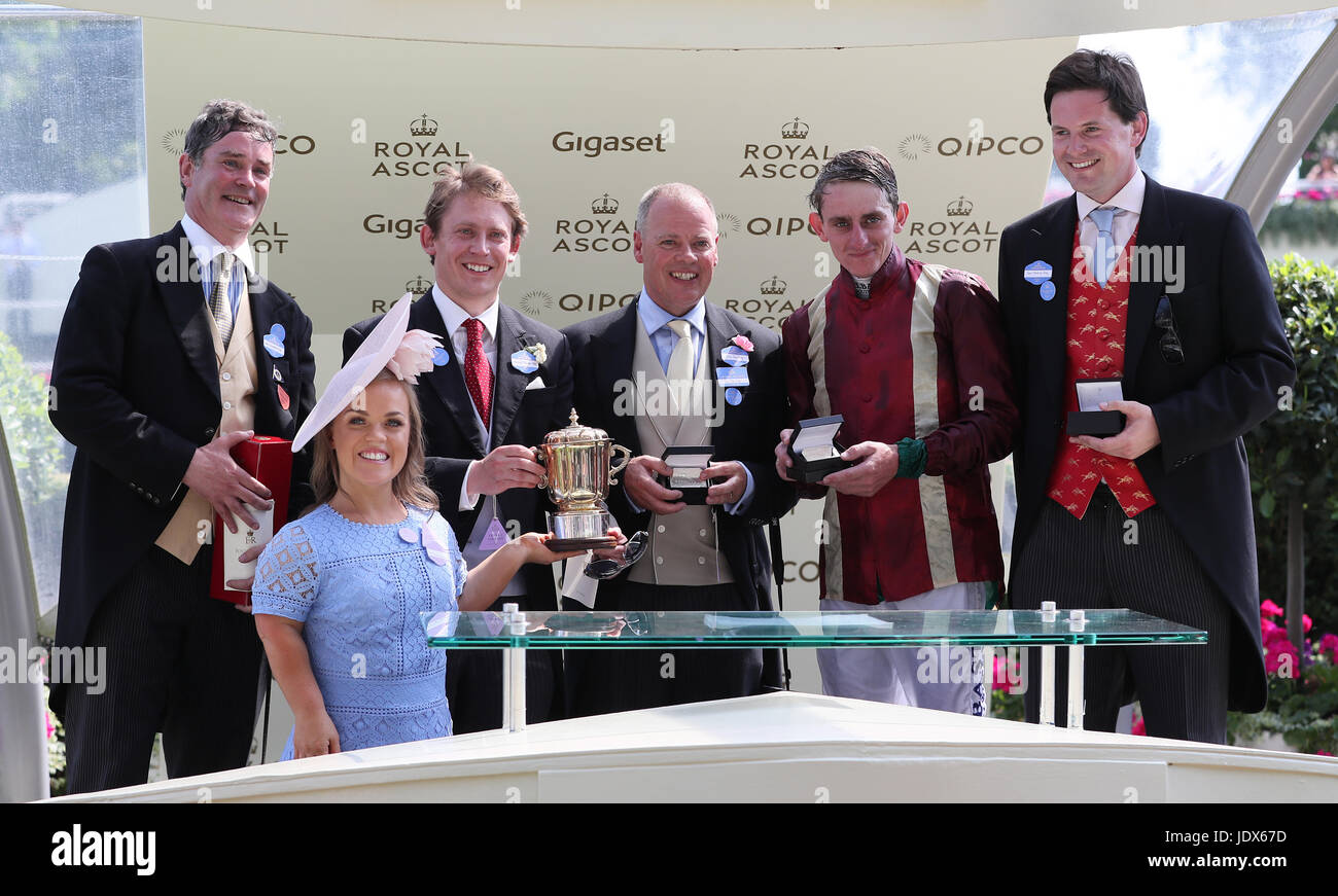Jockey clive cox hi-res stock photography and images - Alamy