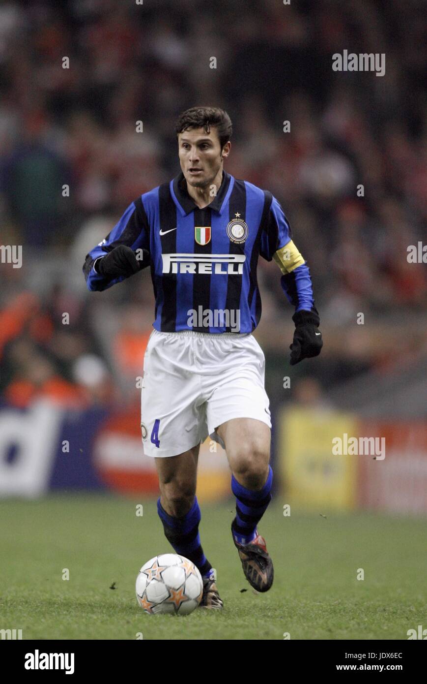 Javier zanetti inter milan fc hi-res stock photography and images - Alamy