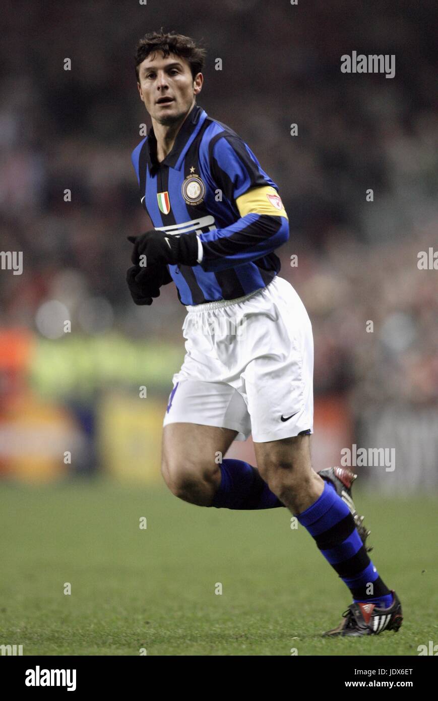 Javier zanetti inter milan hi-res stock photography and images - Alamy