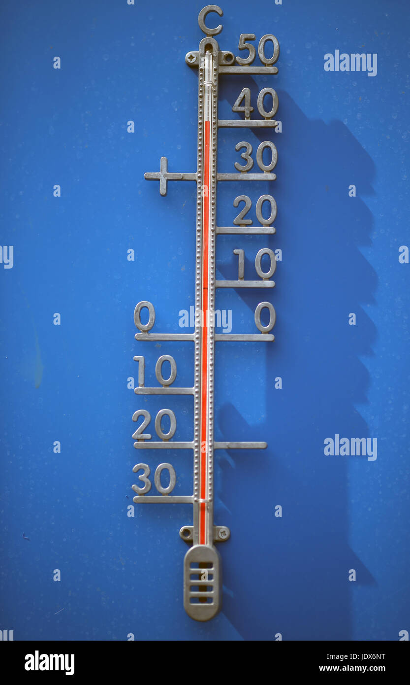 40 degrees celsius hi-res stock photography and images - Alamy