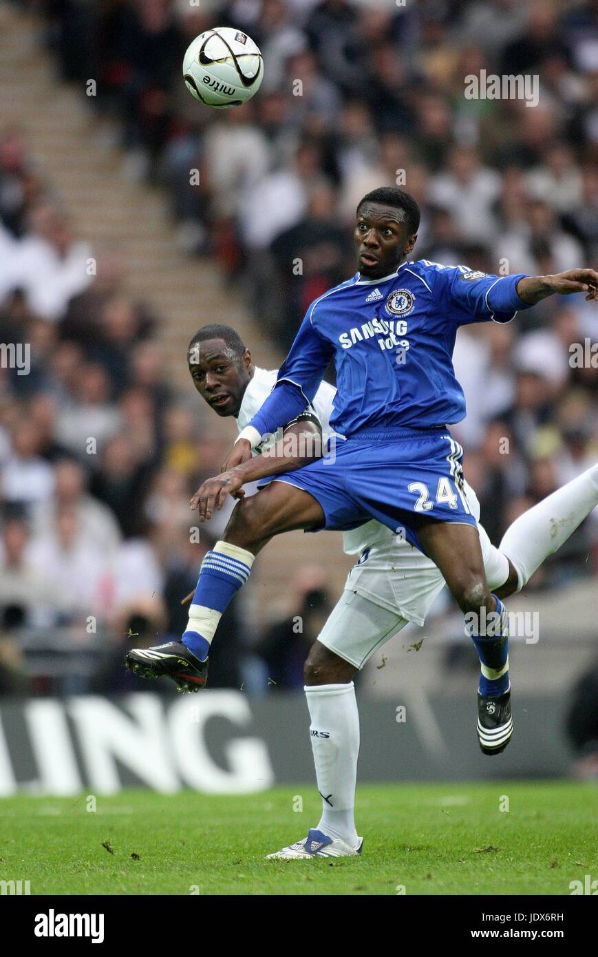 LEDLEY KING & SHAUN WRIGHT PHI CHELSEA V TOTTENHAM HOTSPUR WEMBLEY ...