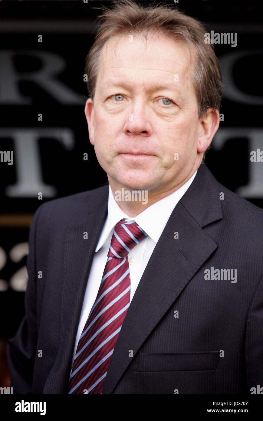 ALAN CURBISHLEY WEST HAM UNITED FC MANAGER CRAVEN COTTAGE LONDON ...