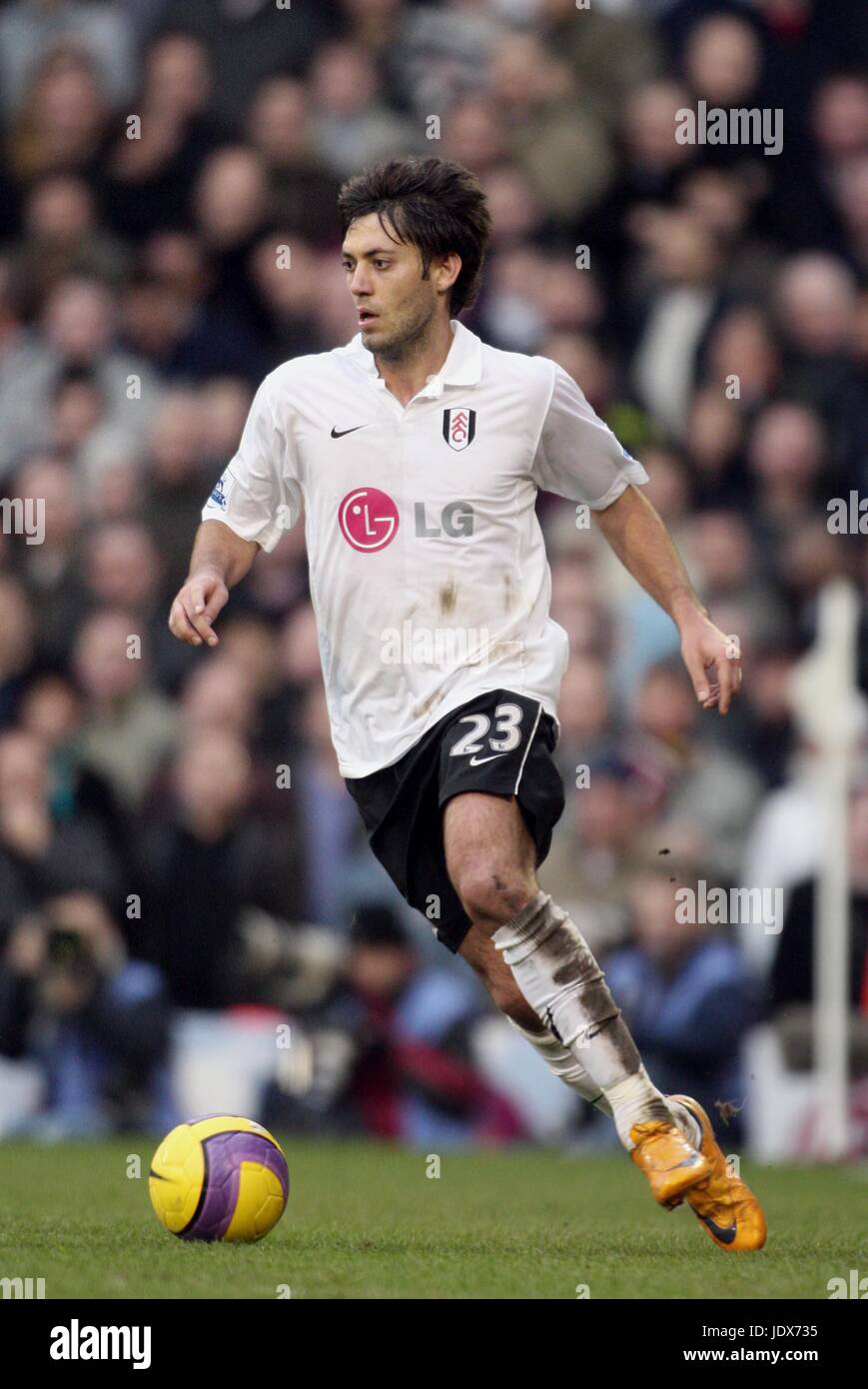 Clint dempsey craven cottage hi-res stock photography and images - Alamy