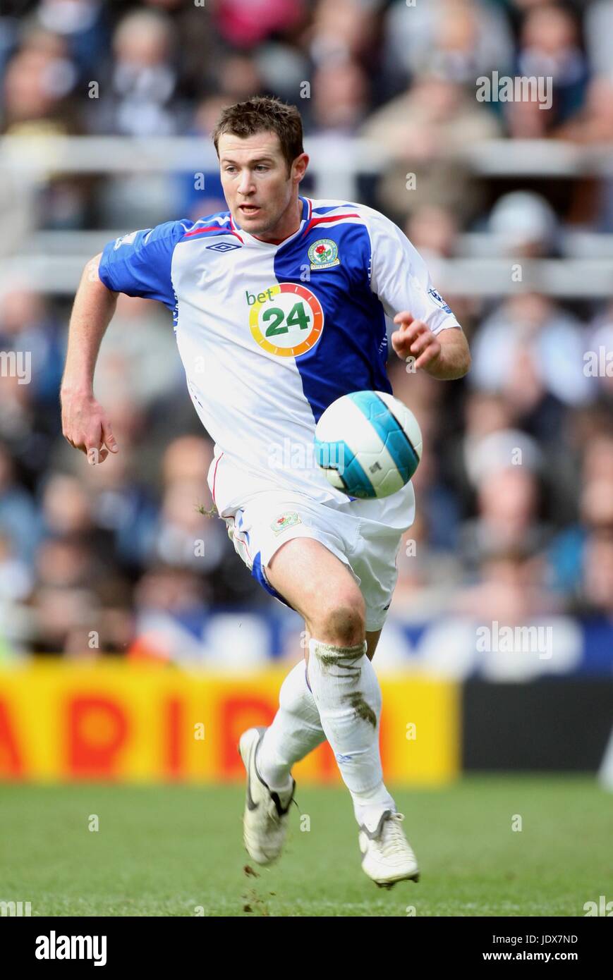 BRETT EMERTON BLACKBURN ROVERS FC ST.JAMES PARK NEWCASTLE ENGLAND 01 ...