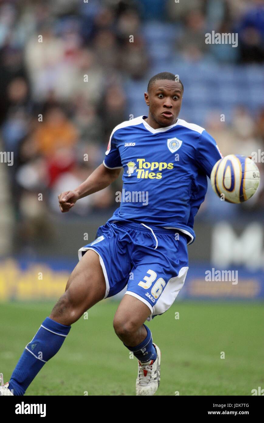KELVIN ETUHU LEICESTER CITY FC WALKERS STADIUM LEICESTER ENGLAND 08 ...