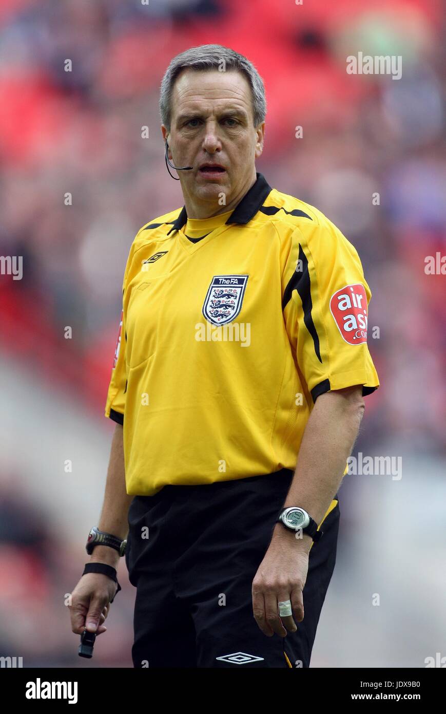 ALAN WILEY PREMIERSHIP REFEREE WEMBLEY STADIUM LONDON ENGLAND 06 April ...