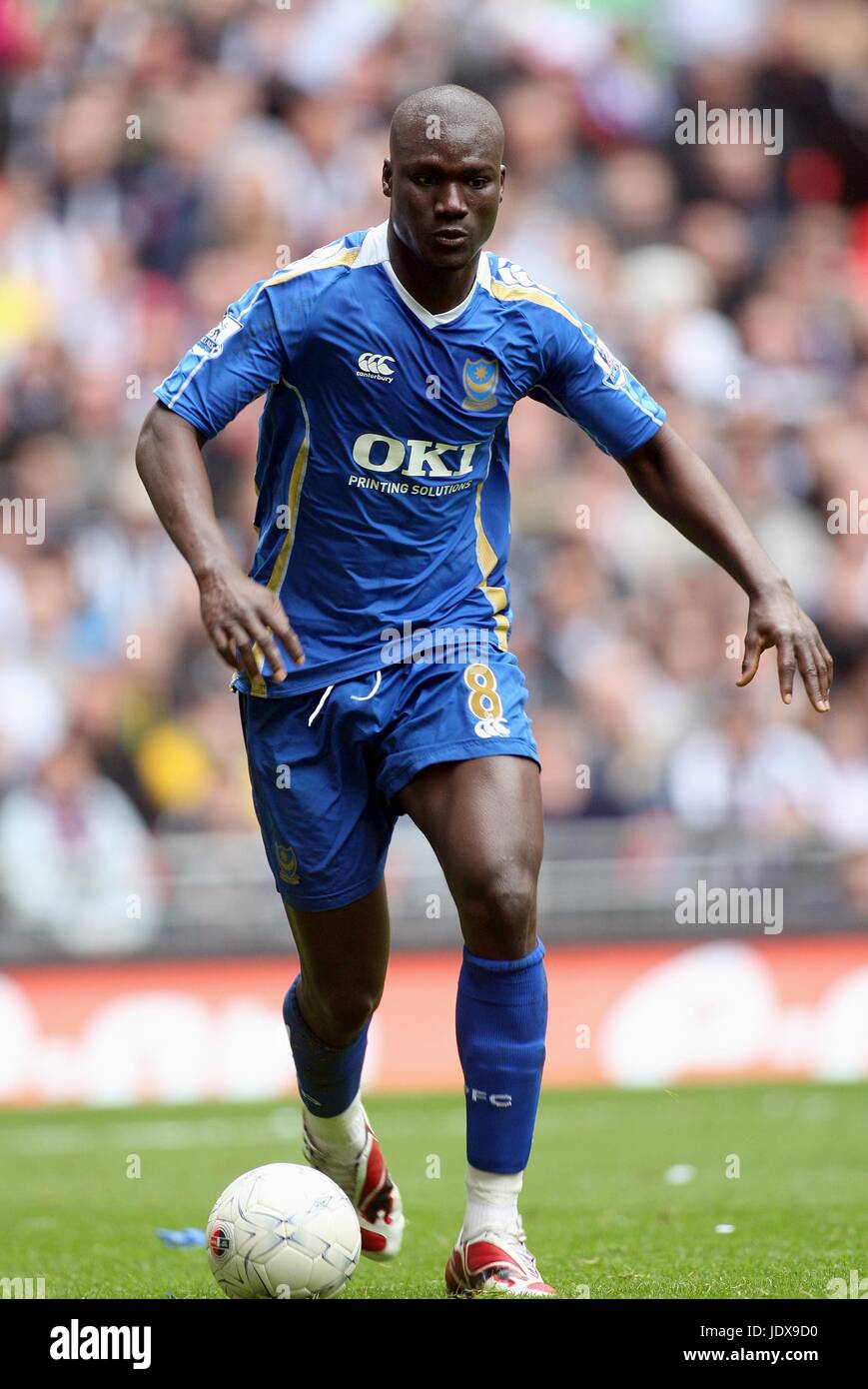PAPA BOUBA DIOP PORTSMOUTH FC WEMBLEY STADIUM LONDON ENGLAND 05 April ...