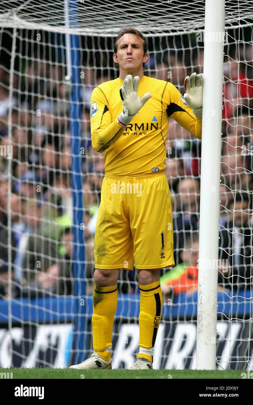 MARK SCHWARZER MIDDLESBROUGH FC STAMFORD BRIDGE CHELSEA ENGLAND 30 ...
