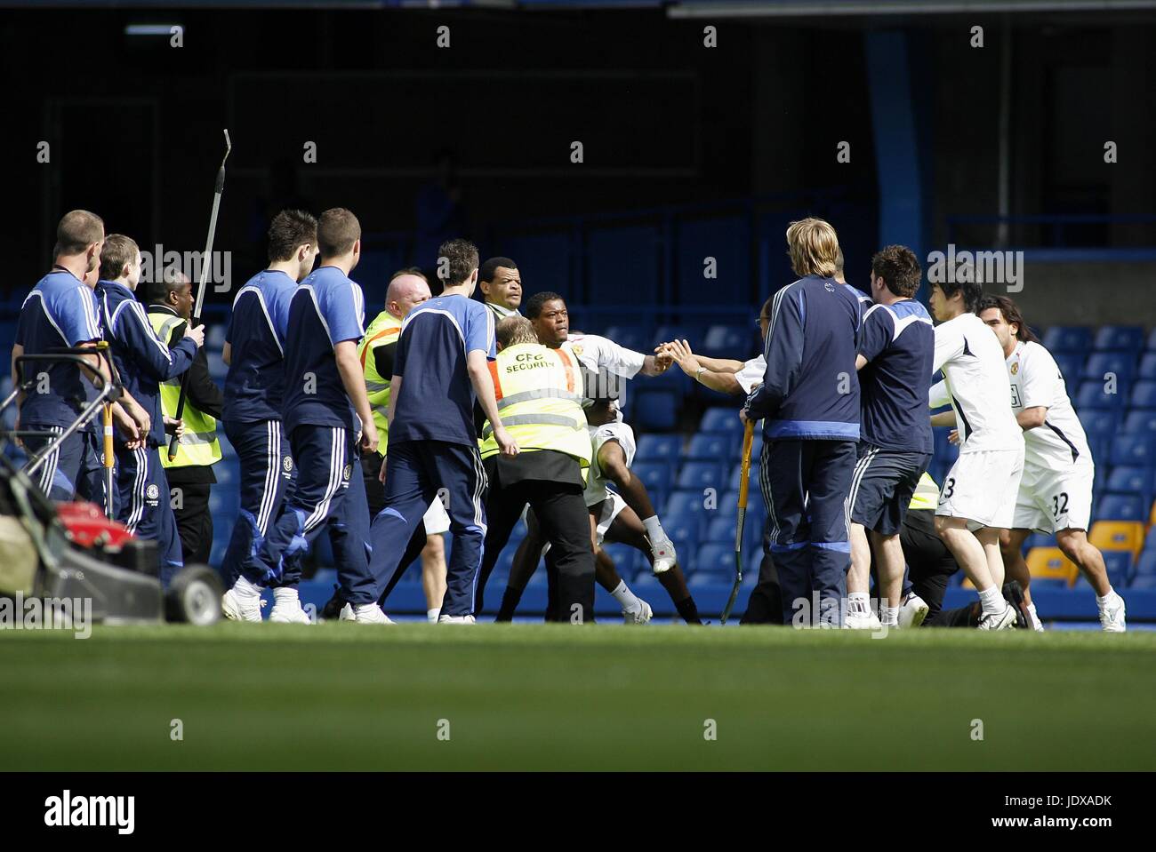 Chelsea football ground hi-res stock photography and images - Alamy