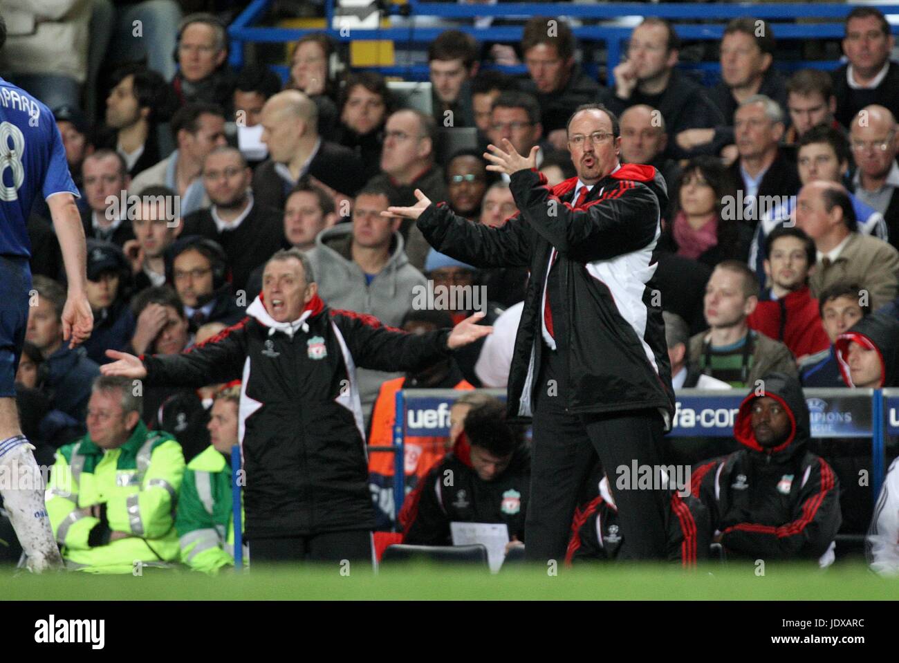 RAFA BENITEZ LIVERPOOL FC MANAGER STAMFORD BRIDGE LONDON ENGLAND 30 ...