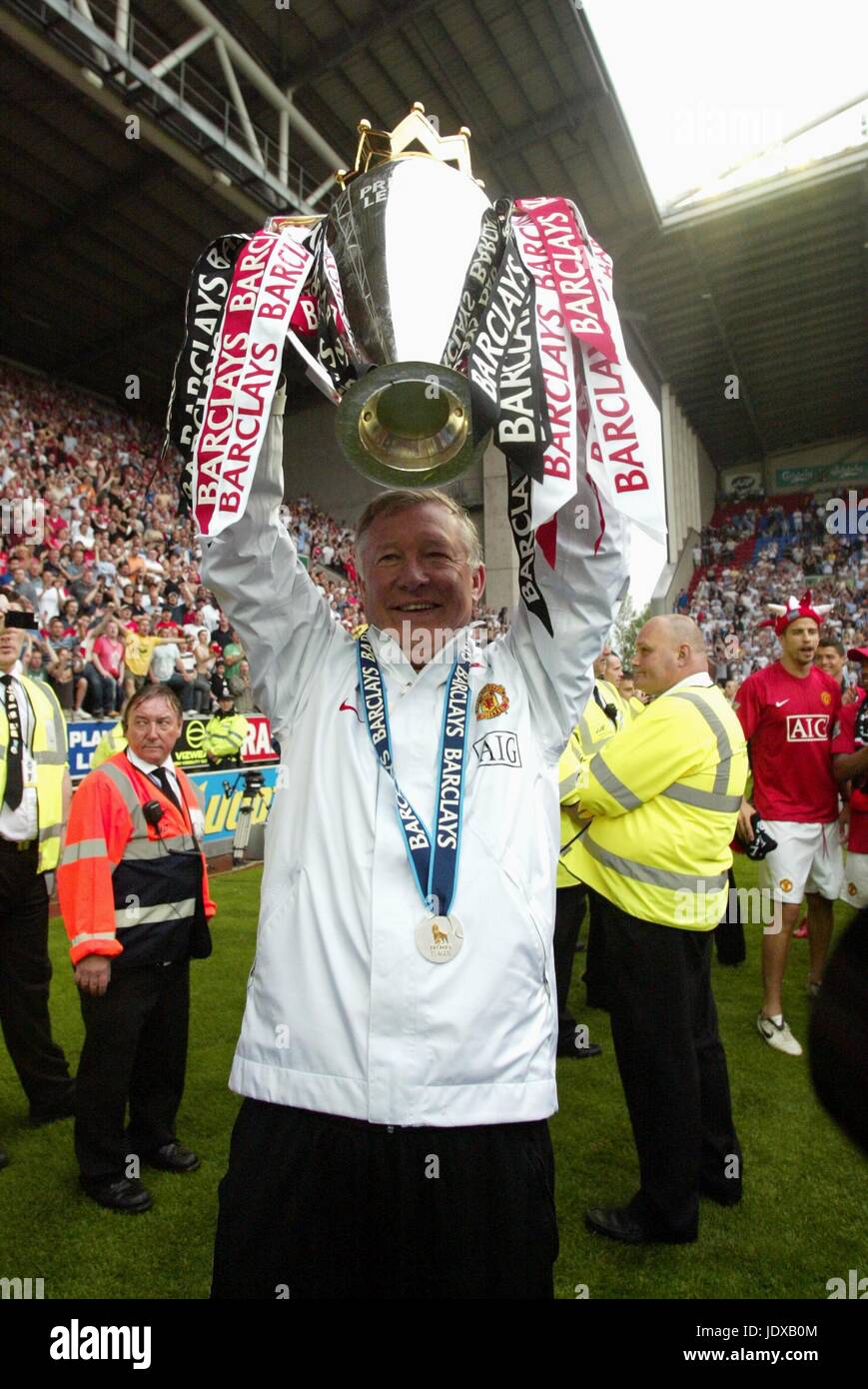 Alex ferguson manchester united trophy hi-res stock photography and ...