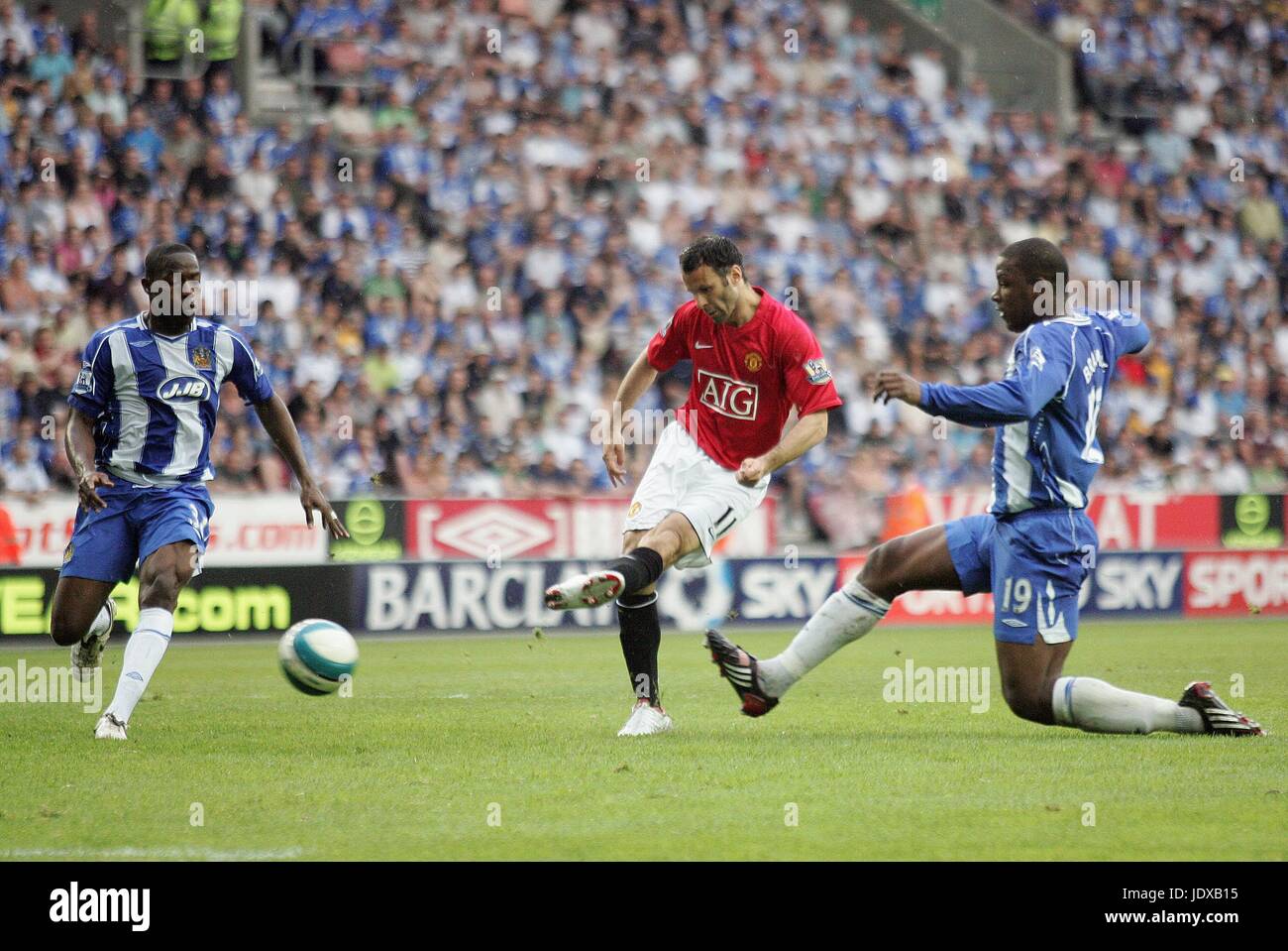 FIGUEROA GIGGS & BRAMBLE WIGAN V MANCHESTER UNITED JJB STADIUM WIGAN ...