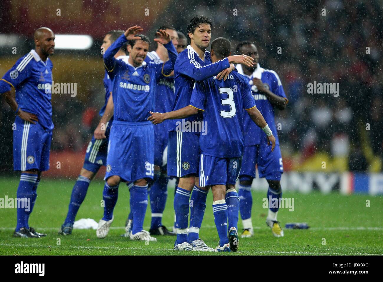 Football celebrating ashley cole hi-res stock photography and images ...