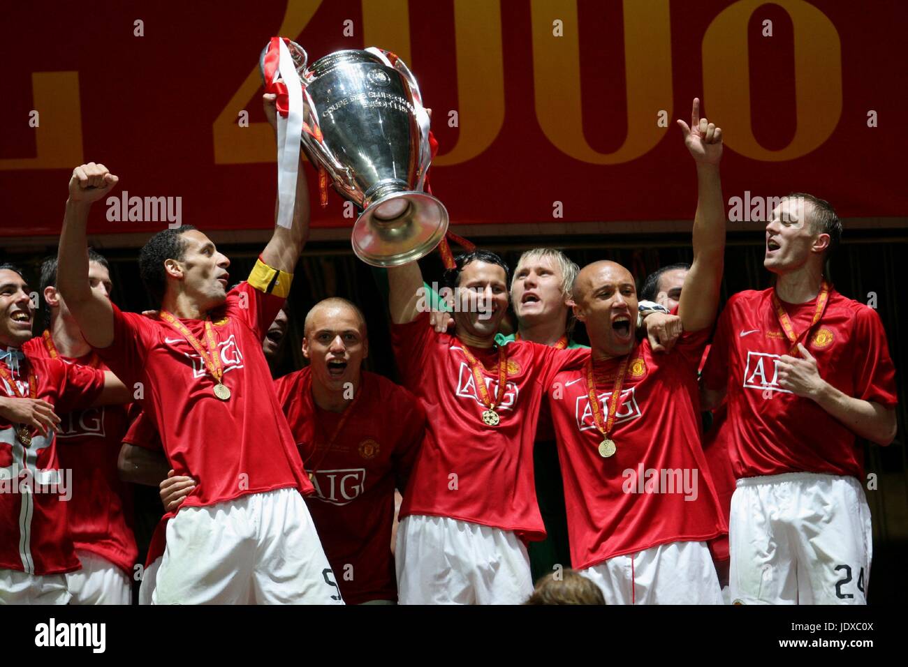 Manchester united football celebrating hi-res stock photography and ...